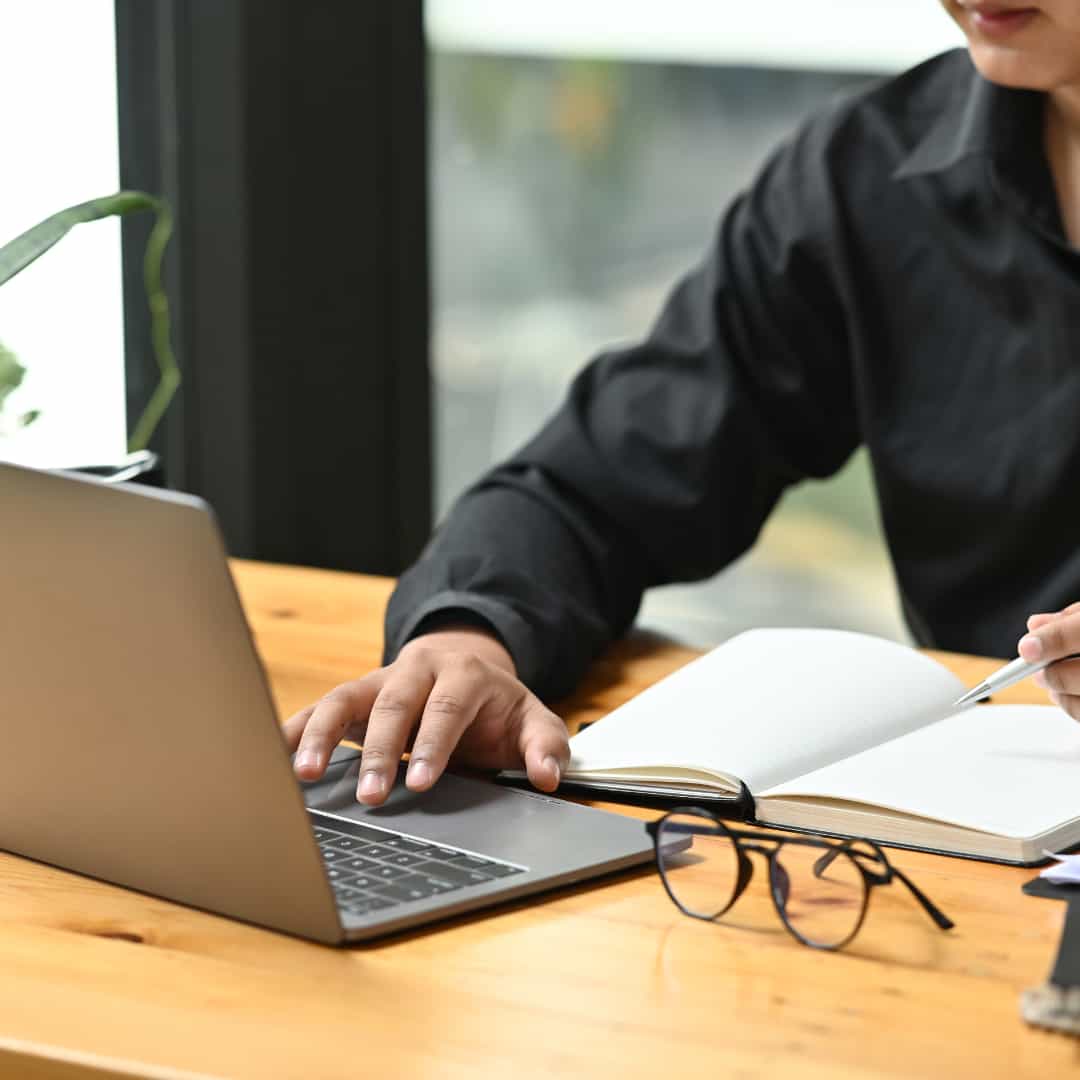 Hire a Remote Copywriter from LATAM - Virtual Wizards